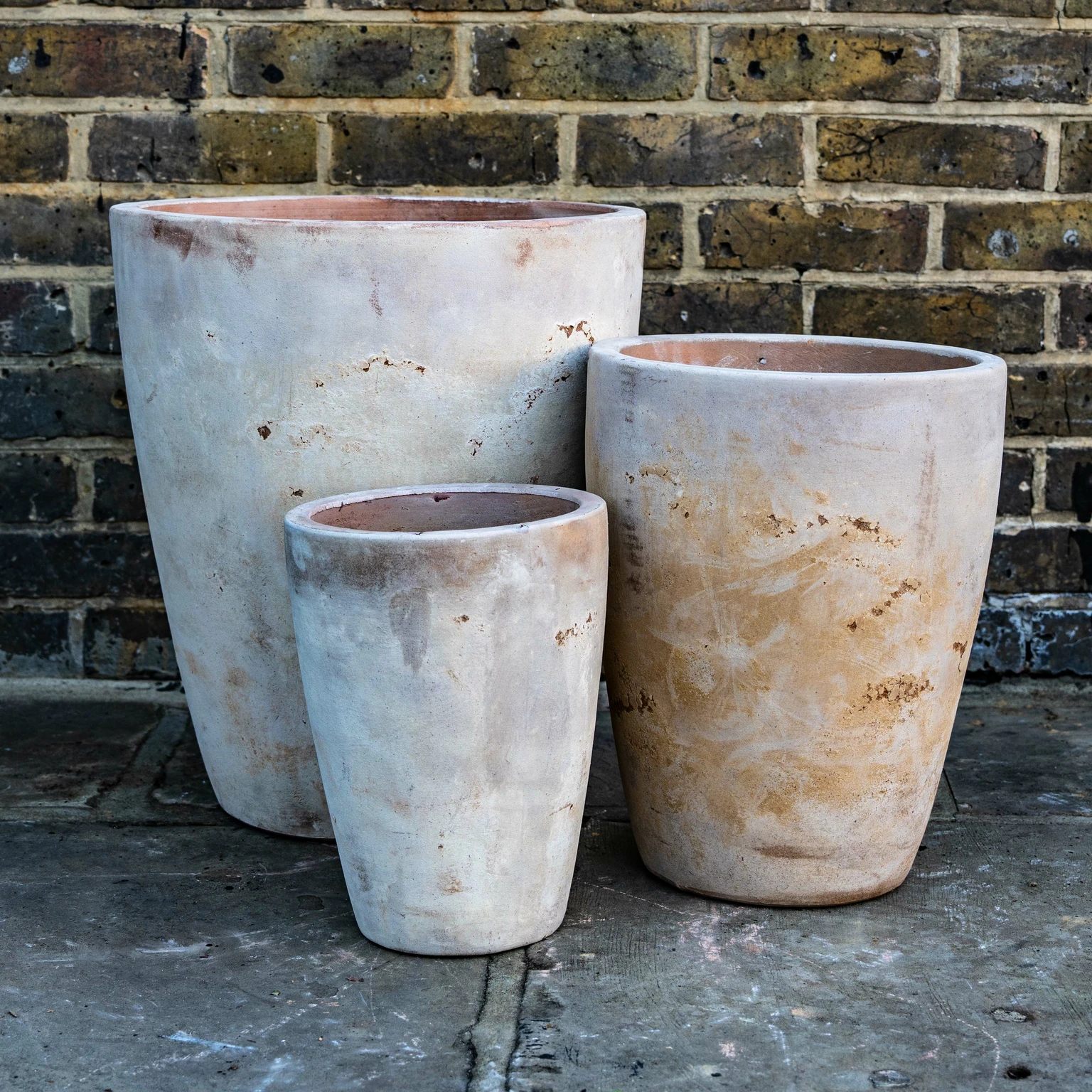 Aged Terracotta Planter - Colburn (D22xH30cm) Handmade Outdoor Pot ...