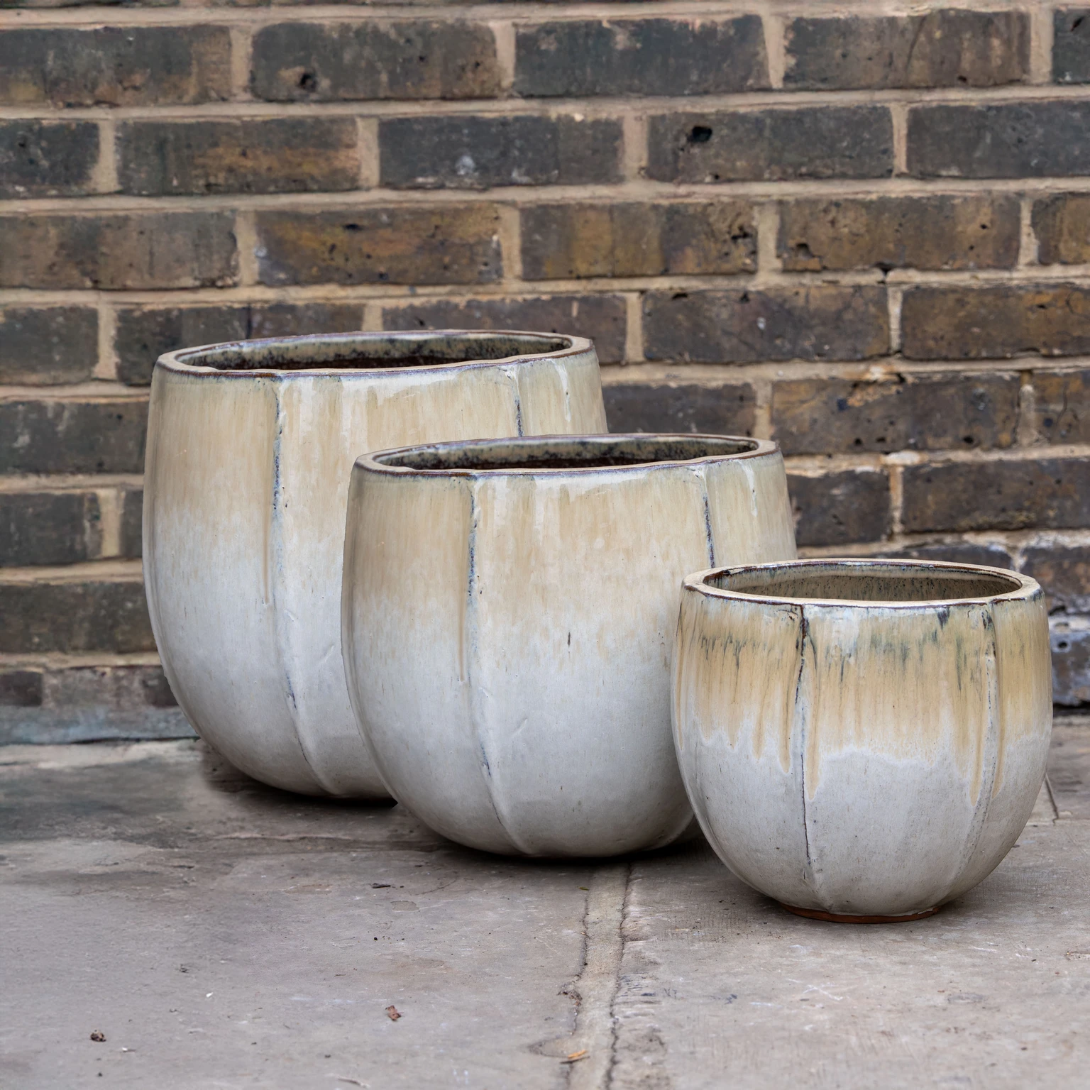 Glazed Terracotta Corsica Cream Planter (D26cmx29cm) Handmade Outdoor ...